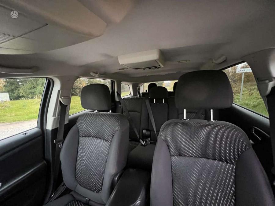 White Fiat Freemont 2012 in Utena, with an engine capacity of 1.96 L and mileage of 346 thousand km for 3500 €, photo 8 on AUTOMOTO.COM.LV