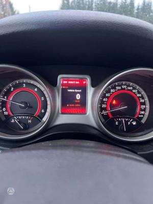White Fiat Freemont 2012 in Utena, with an engine capacity of 1.96 L and mileage of 346 thousand km for 3500 €, photo 9 on AUTOMOTO.COM.LV