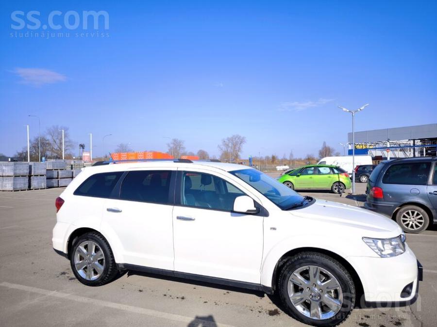 Balts Fiat Freemont 2013 Daugavpils, ar dzinēja tilpumu 2.00 L un nobraukumu 268 tūkst. km par 6499 €, foto 3 vietnē AUTOMOTO.COM.LV