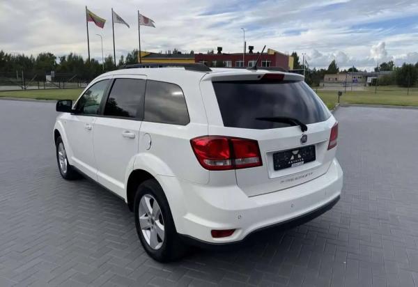 White Fiat Freemont 2013 in Telschi, with an engine capacity of 2.00 L and mileage of 265 thousand km for 4490 €, photo 7 on AUTOMOTO.COM.LV