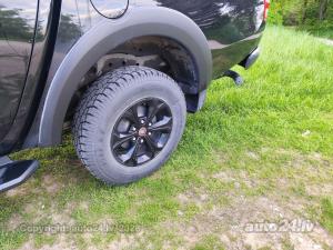 Black Fiat Fullback 2018 in Tallinn, with an engine capacity of 2.40 L and mileage of 178 thousand km for 15900 €, photo 12 on AUTOMOTO.COM.LV