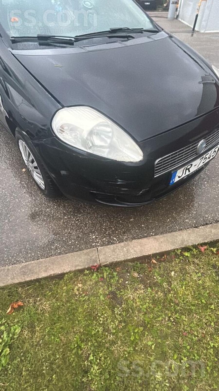 Black Fiat Grande Punto 2007 in Aizkraukle, with an engine capacity of 1.20 L and mileage of 149 thousand km for 350 €, photo 1 on AUTOMOTO.COM.LV