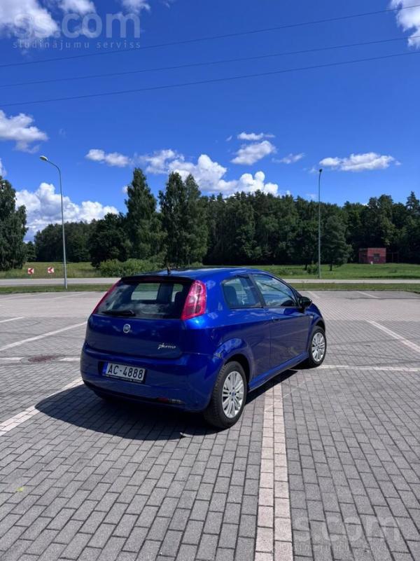 Zils Fiat Grande Punto 2006 Jelgava, ar dzinēja tilpumu 1.40 L un nobraukumu 206 tūkst. km par 1000 €, foto 3 vietnē AUTOMOTO.COM.LV