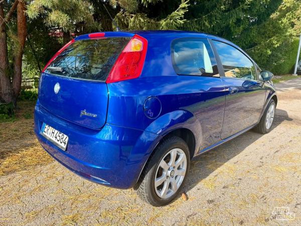 Blue Fiat Grande Punto 2007 in Marijampole, with an engine capacity of 1.40 L and mileage of 261 thousand km for 1650 €, photo 6 on AUTOMOTO.COM.LV