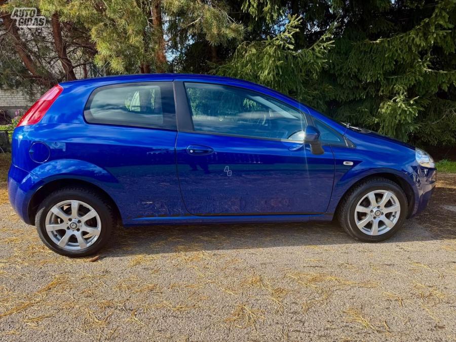 Blue Fiat Grande Punto 2007 in Marijampole, with an engine capacity of 1.40 L and mileage of 261 thousand km for 1650 €, photo 7 on AUTOMOTO.COM.LV