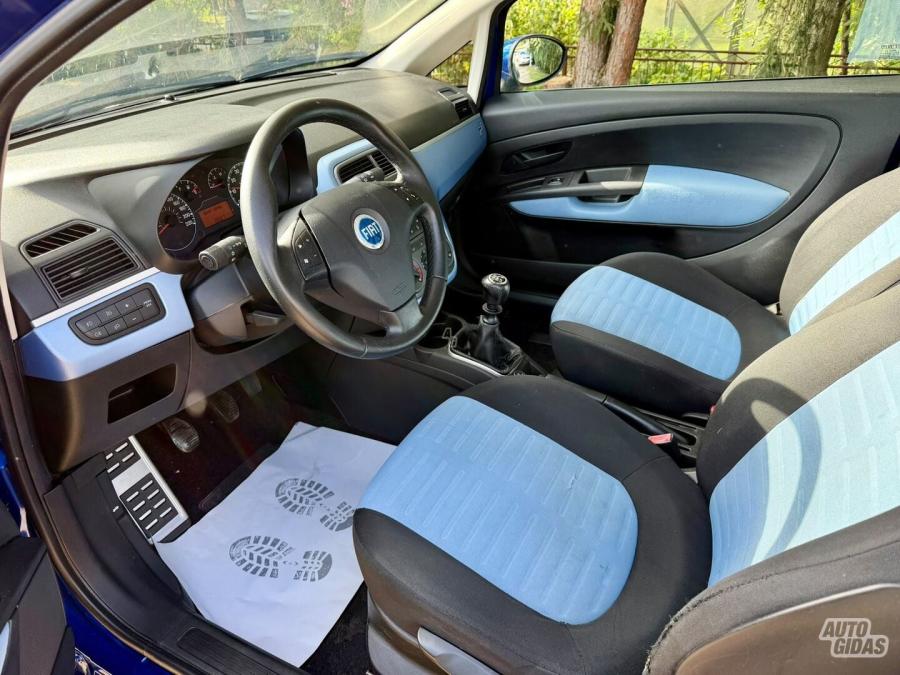 Blue Fiat Grande Punto 2007 in Marijampole, with an engine capacity of 1.40 L and mileage of 261 thousand km for 1650 €, photo 10 on AUTOMOTO.COM.LV