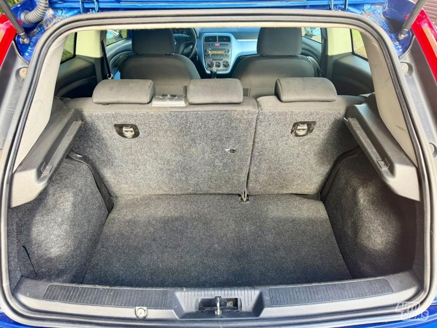 Blue Fiat Grande Punto 2007 in Marijampole, with an engine capacity of 1.40 L and mileage of 261 thousand km for 1650 €, photo 15 on AUTOMOTO.COM.LV