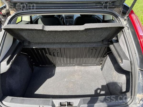 Blue Fiat Grande Punto 2009 in Riga, with an engine capacity of 1.20 L and mileage of 272 thousand km for 1900 €, photo 9 on AUTOMOTO.COM.LV