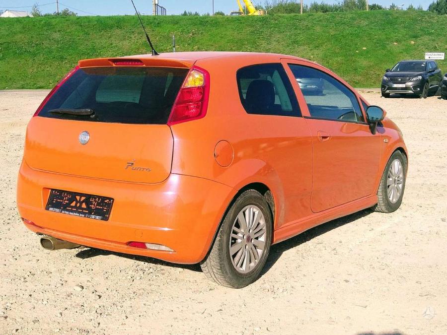 Fiat Grande Punto 2008 in Vilnius, with an engine capacity of 1.91 L and mileage of 240 thousand km for 3100 €, photo 4 on AUTOMOTO.COM.LV