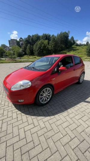 Red Fiat Grande Punto 2007 in Vilnius, with an engine capacity of 1.30 L and mileage of 300 thousand km for 600 €, photo  on AUTOMOTO.COM.LV