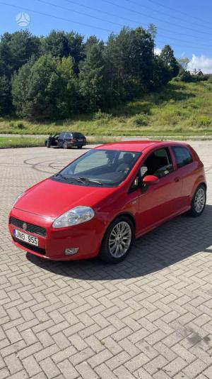 Red Fiat Grande Punto 2007 in Vilnius, with an engine capacity of 1.30 L and mileage of 300 thousand km for 600 €, photo 3 on AUTOMOTO.COM.LV