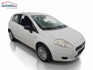 White Fiat Grande Punto 2008 in Limbazi, with an engine capacity of 1.40 L and mileage of 94 thousand km for 2550 €, photo 4 on AUTOMOTO.COM.LV