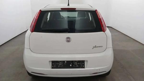White Fiat Grande Punto 2008 in Limbazi, with an engine capacity of 1.40 L and mileage of 94 thousand km for 2550 €, photo 5 on AUTOMOTO.COM.LV