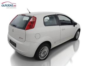 White Fiat Grande Punto 2008 in Limbazi, with an engine capacity of 1.40 L and mileage of 94 thousand km for 2550 €, photo 7 on AUTOMOTO.COM.LV