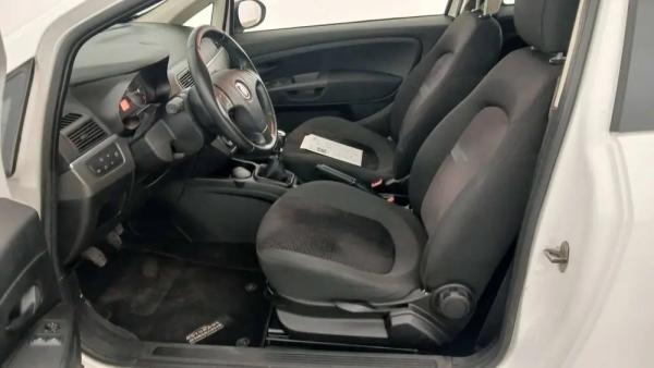 White Fiat Grande Punto 2008 in Limbazi, with an engine capacity of 1.40 L and mileage of 94 thousand km for 2550 €, photo 9 on AUTOMOTO.COM.LV