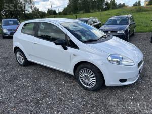 White Fiat Grande Punto 2008 in Limbazi, with an engine capacity of 1.40 L and mileage of 94 thousand km for 2550 €, photo 4 on AUTOMOTO.COM.LV