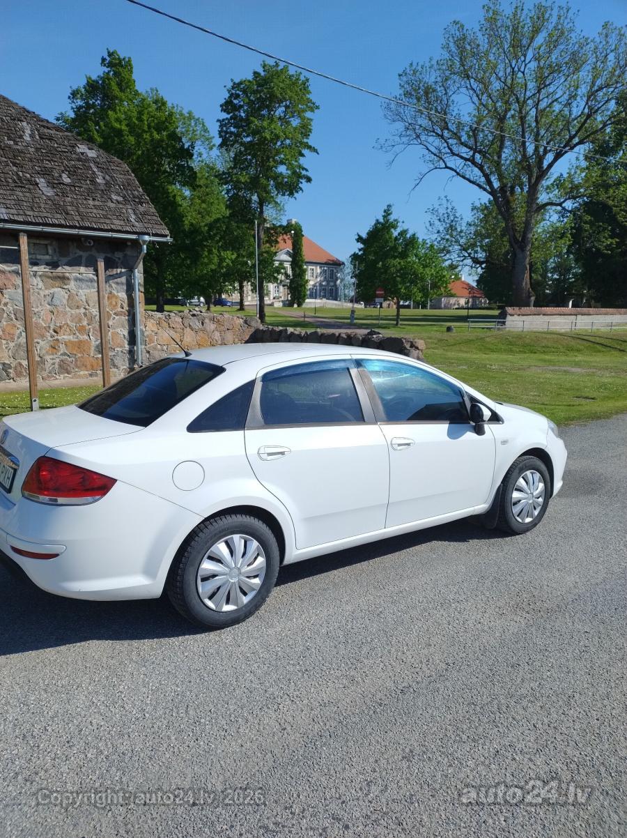 Balts Fiat Linea 2015 Tallina, ar dzinēja tilpumu 1.40 L un nobraukumu 200 tūkst. km par 3450 €, foto 3 vietnē AUTOMOTO.COM.LV