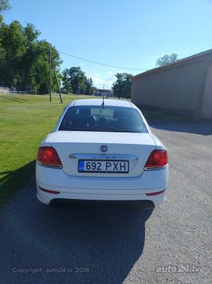 Balts Fiat Linea 2015 Tallina, ar dzinēja tilpumu 1.40 L un nobraukumu 200 tūkst. km par 3450 €, foto 5 vietnē AUTOMOTO.COM.LV