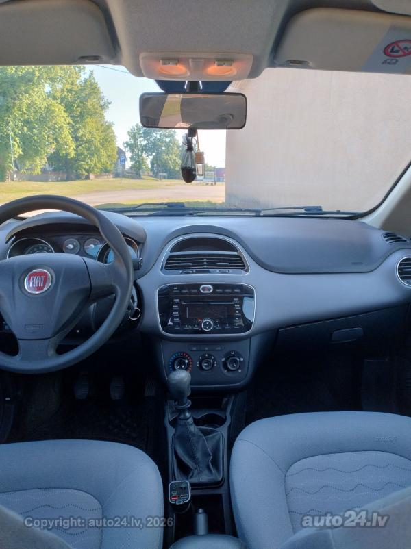Balts Fiat Linea 2015 Tallina, ar dzinēja tilpumu 1.40 L un nobraukumu 200 tūkst. km par 3450 €, foto 8 vietnē AUTOMOTO.COM.LV