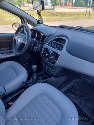 Balts Fiat Linea 2015 Tallina, ar dzinēja tilpumu 1.40 L un nobraukumu 200 tūkst. km par 3450 €, foto 10 vietnē AUTOMOTO.COM.LV