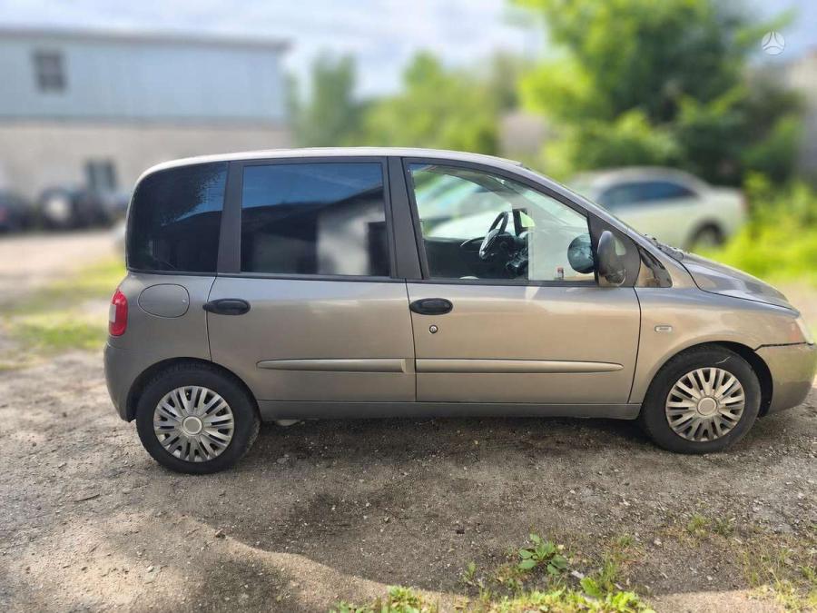 Pelēks Fiat Multipla 2007 Panevēža, ar dzinēja tilpumu 1.91 L un nobraukumu 270 tūkst. km par 700 €, foto 4 vietnē AUTOMOTO.COM.LV