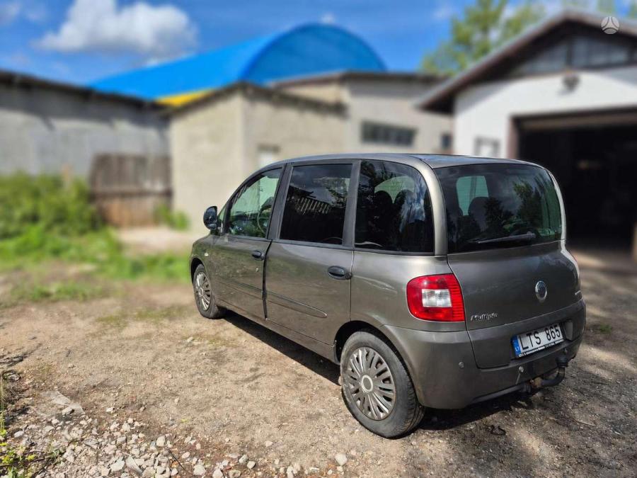 Pelēks Fiat Multipla 2007 Panevēža, ar dzinēja tilpumu 1.91 L un nobraukumu 270 tūkst. km par 700 €, foto 6 vietnē AUTOMOTO.COM.LV