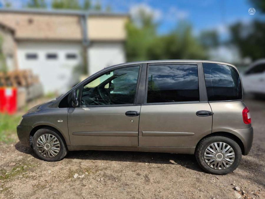 Pelēks Fiat Multipla 2007 Panevēža, ar dzinēja tilpumu 1.91 L un nobraukumu 270 tūkst. km par 700 €, foto 7 vietnē AUTOMOTO.COM.LV