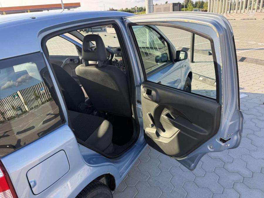 Zils Fiat Panda 2007 Viļņa, ar dzinēja tilpumu 1.24 L un nobraukumu 89 tūkst. km par 1200 €, foto 16 vietnē AUTOMOTO.COM.LV
