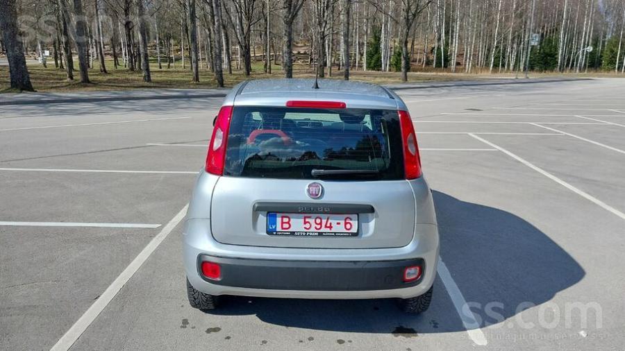 Pelēks Fiat Panda 2014 Alūksne, ar dzinēja tilpumu 1.00 L un nobraukumu 0 tūkst. km par 3900 €, foto 9 vietnē AUTOMOTO.COM.LV