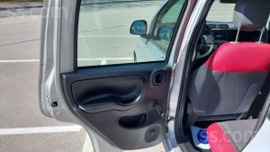 Pelēks Fiat Panda 2014 Alūksne, ar dzinēja tilpumu 1.00 L un nobraukumu 0 tūkst. km par 3900 €, foto 19 vietnē AUTOMOTO.COM.LV