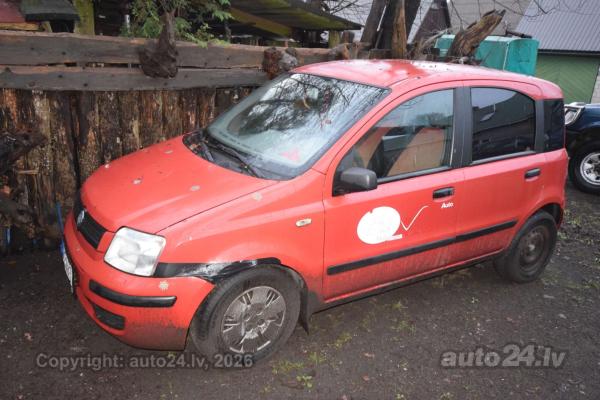 Sarkans Fiat Panda 2004 Tallina, ar dzinēja tilpumu 1.20 L un nobraukumu 192 tūkst. km par 1000 €, foto 1 vietnē AUTOMOTO.COM.LV