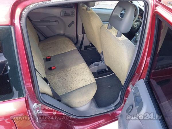 Red Fiat Panda 2007 in Rapla, with an engine capacity of 1.10 L and mileage of 151 thousand km for 1350 €, photo 11 on AUTOMOTO.COM.LV