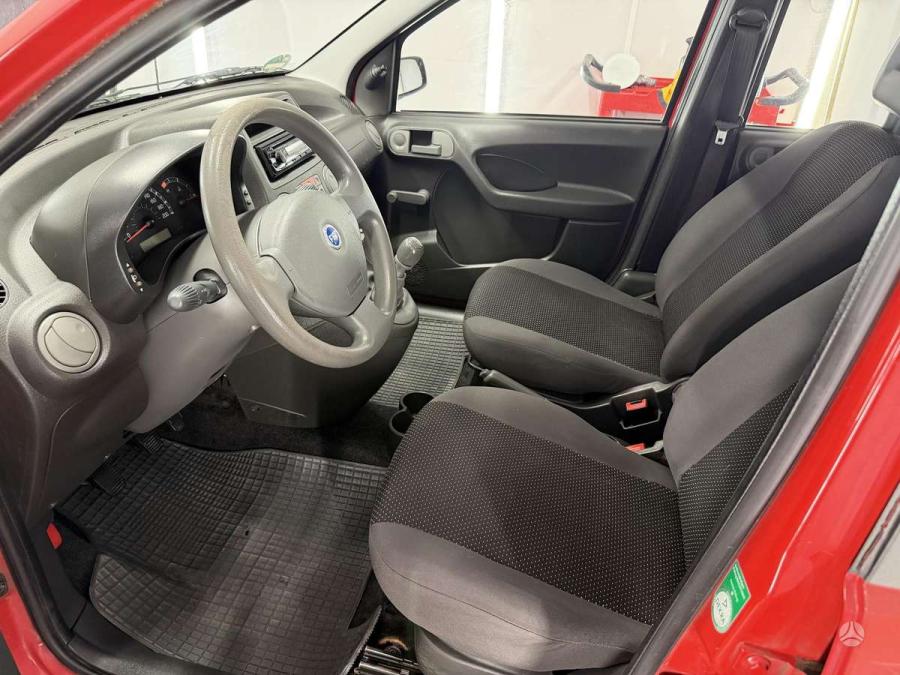 Red Fiat Panda 2007 in Riga, with an engine capacity of 1.24 L and mileage of 130 thousand km for 3200 €, photo 8 on AUTOMOTO.COM.LV