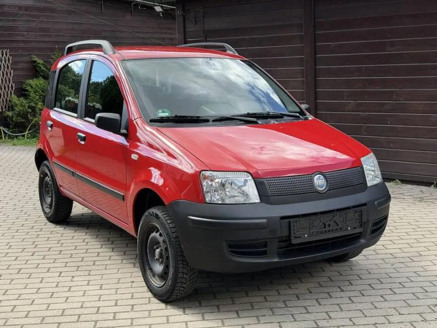 Red Fiat Panda 2007 in Riga, with an engine capacity of 1.20 L and mileage of 130 thousand km for 3200 €, photo 1 on AUTOMOTO.COM.LV