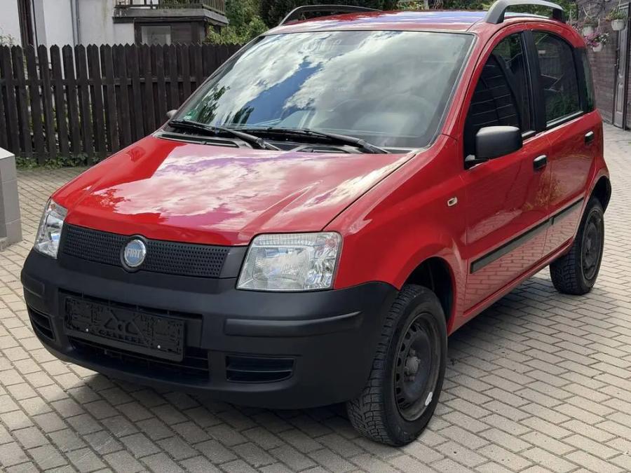 Red Fiat Panda 2007 in Riga, with an engine capacity of 1.20 L and mileage of 130 thousand km for 3200 €, photo 4 on AUTOMOTO.COM.LV
