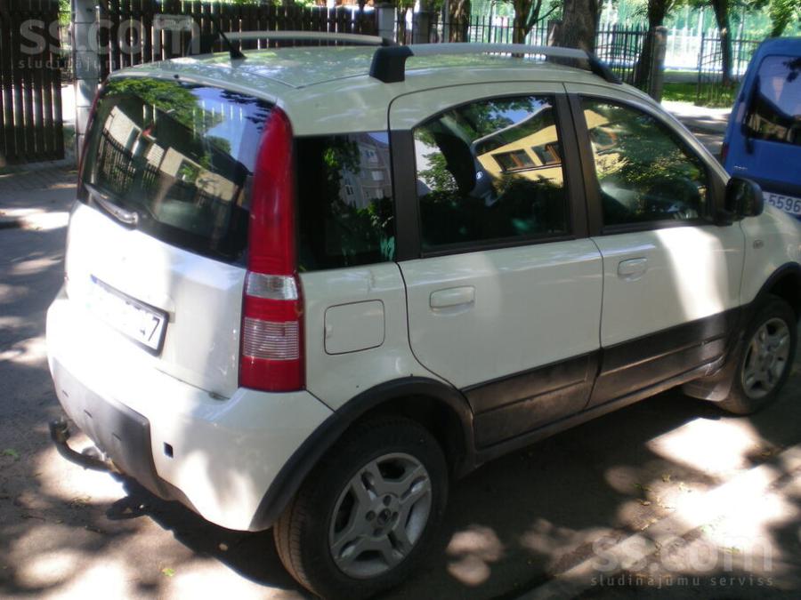 White Fiat Panda 2010 in Riga, with an engine capacity of 1.30 L and mileage of 230 thousand km for 2200 €, photo 4 on AUTOMOTO.COM.LV