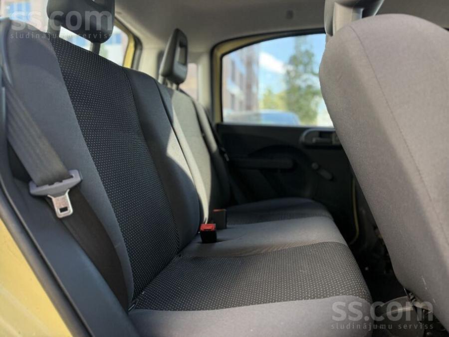 Yellow Fiat Panda 2009 in Riga, with an engine capacity of 1.10 L and mileage of 0 thousand km for 1800 €, photo 4 on AUTOMOTO.COM.LV