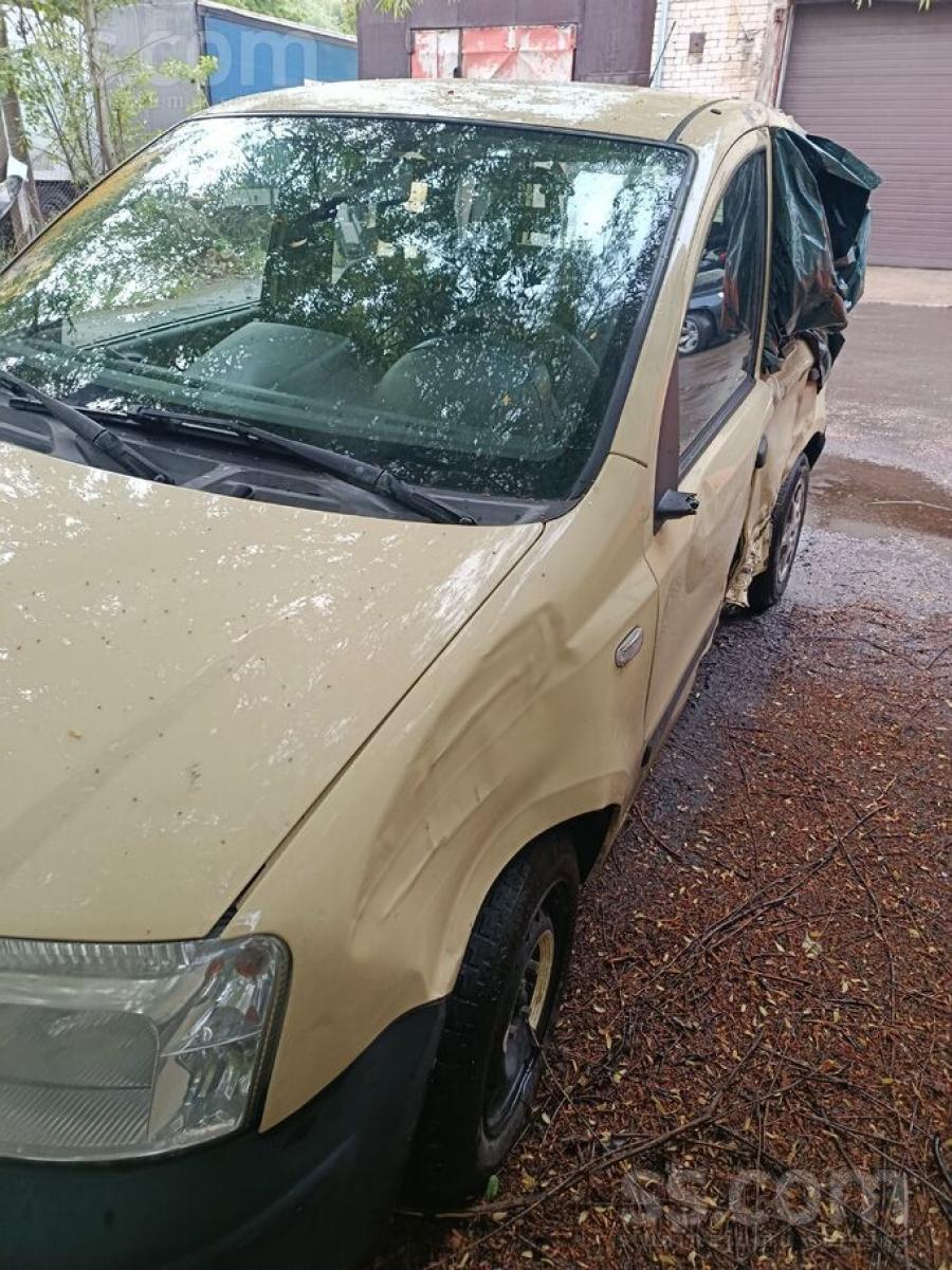 Dzeltens Fiat Panda 2009 Rīga, ar dzinēja tilpumu 1.10 L un nobraukumu 210 tūkst. km par 300 €, foto 3 vietnē AUTOMOTO.COM.LV