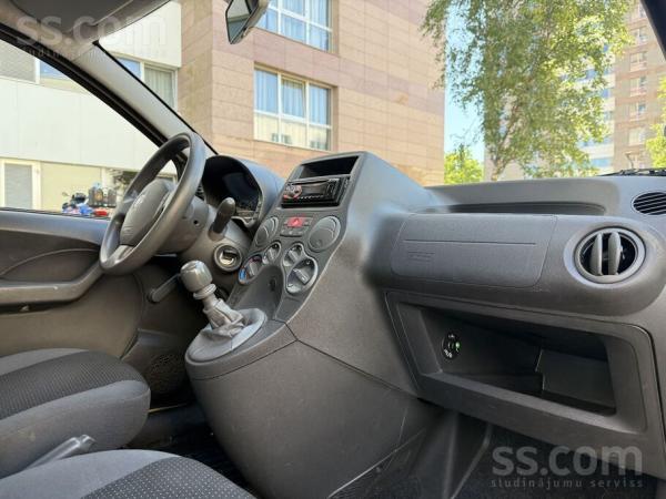 Dzeltens Fiat Panda 2009 Rīga, ar dzinēja tilpumu 1.10 L un nobraukumu 0 tūkst. km par 2200 €, foto 10 vietnē AUTOMOTO.COM.LV