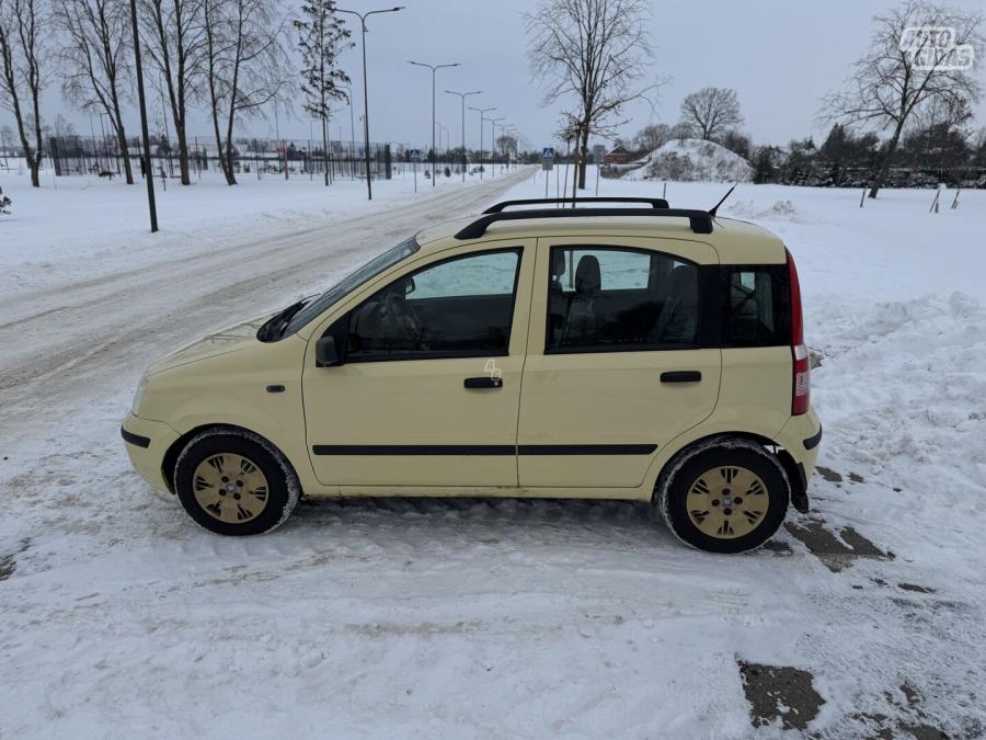 Yellow Fiat Panda 2010 in Ukmerge, with an engine capacity of 1.10 L and mileage of 205 thousand km for 1150 €, photo 2 on AUTOMOTO.COM.LV