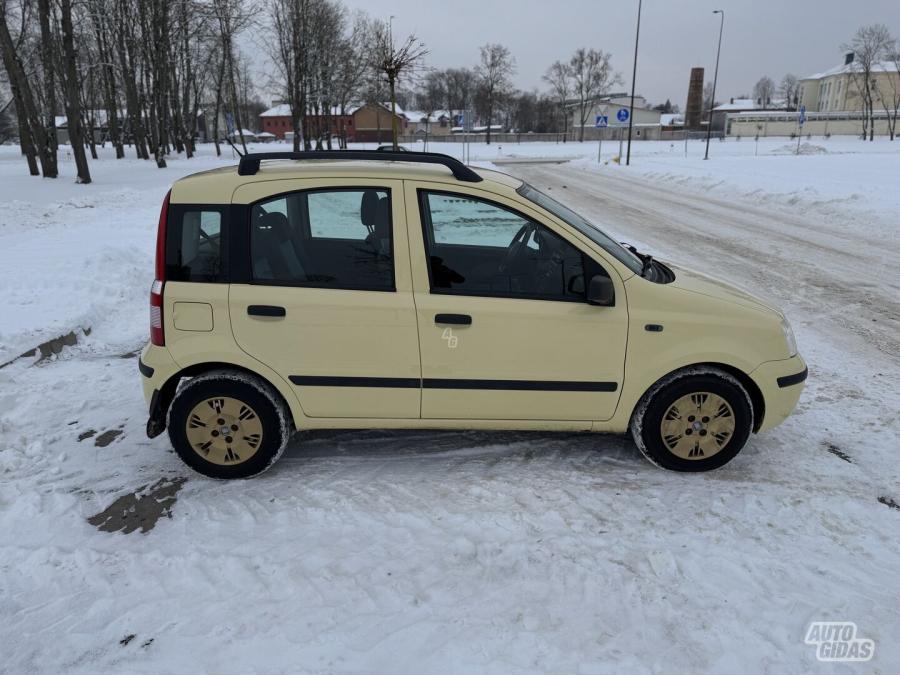 Yellow Fiat Panda 2010 in Ukmerge, with an engine capacity of 1.10 L and mileage of 205 thousand km for 1150 €, photo 6 on AUTOMOTO.COM.LV