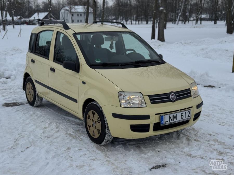 Yellow Fiat Panda 2010 in Ukmerge, with an engine capacity of 1.10 L and mileage of 205 thousand km for 1150 €, photo 7 on AUTOMOTO.COM.LV