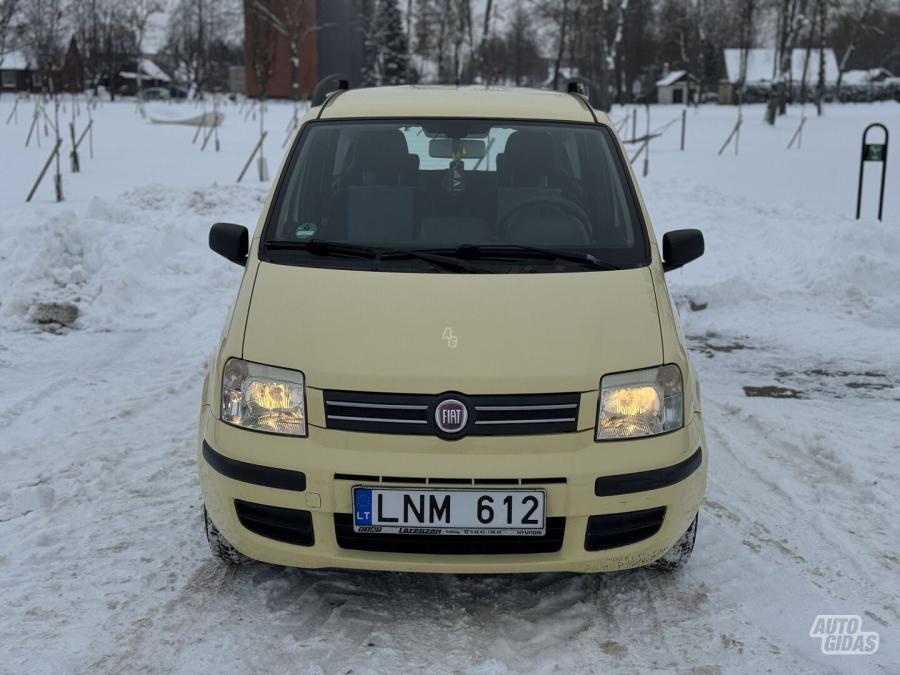 Yellow Fiat Panda 2010 in Ukmerge, with an engine capacity of 1.10 L and mileage of 205 thousand km for 1150 €, photo 8 on AUTOMOTO.COM.LV