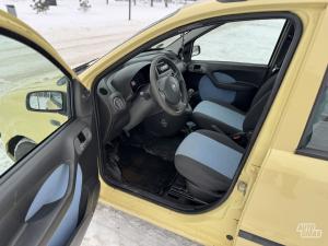 Yellow Fiat Panda 2010 in Ukmerge, with an engine capacity of 1.10 L and mileage of 205 thousand km for 1150 €, photo 9 on AUTOMOTO.COM.LV