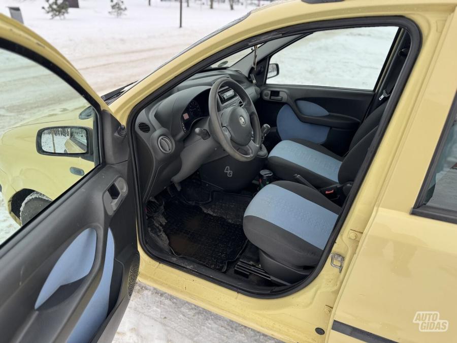 Yellow Fiat Panda 2010 in Ukmerge, with an engine capacity of 1.10 L and mileage of 205 thousand km for 1150 €, photo 9 on AUTOMOTO.COM.LV