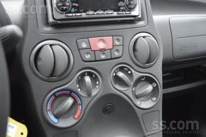 Dzeltens Fiat Panda 2010 Tukums, ar dzinēja tilpumu 1.10 L un nobraukumu 119 tūkst. km par 3995 €, foto 14 vietnē AUTOMOTO.COM.LV