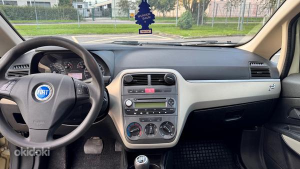 Smilšu krāsa Fiat Punto 2007 Tallina, ar dzinēja tilpumu 1.40 L un nobraukumu 127 tūkst. km par 1400 €, foto 9 vietnē AUTOMOTO.COM.LV