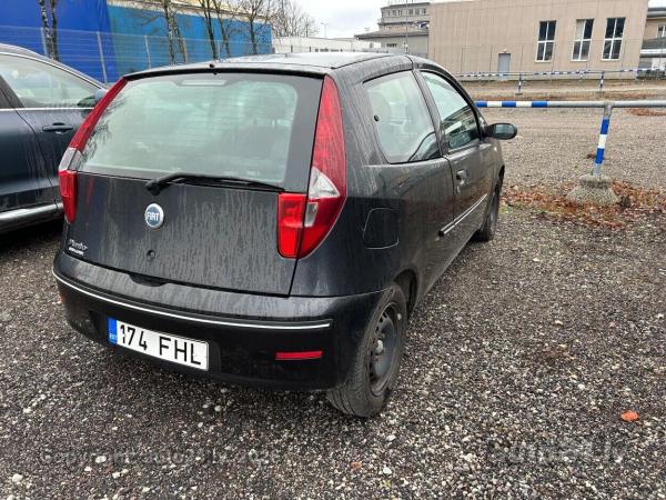 Melns Fiat Punto 2004 Tallina, ar dzinēja tilpumu 1.20 L un nobraukumu 0 tūkst. km par 250 €, foto 3 vietnē AUTOMOTO.COM.LV