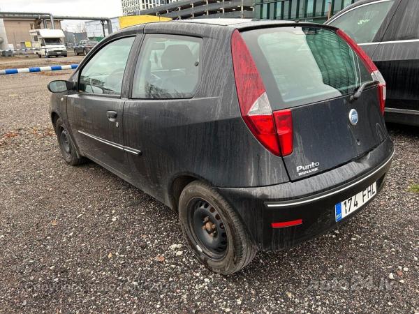 Melns Fiat Punto 2004 Tallina, ar dzinēja tilpumu 1.20 L un nobraukumu 0 tūkst. km par 250 €, foto 4 vietnē AUTOMOTO.COM.LV