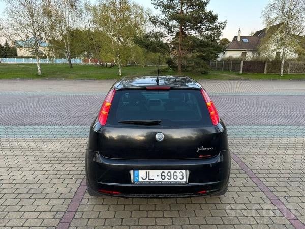 Melns Fiat Punto 2006 Ventspils, ar dzinēja tilpumu 1.30 L un nobraukumu 253 tūkst. km par 1800 €, foto 4 vietnē AUTOMOTO.COM.LV
